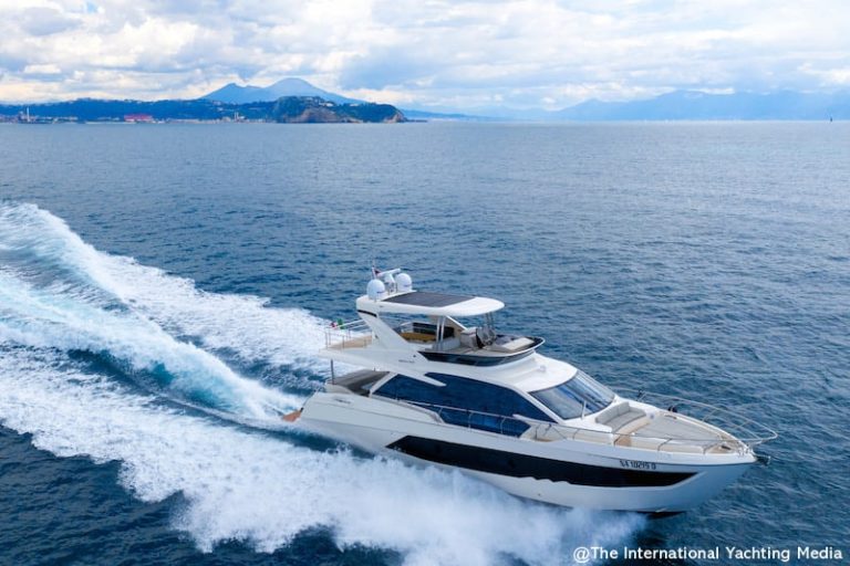 Absolute 62 Fly . Sea trial for an extraordinary flybridge | Yachting News