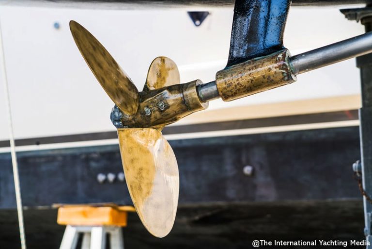 Crystal Prop : test of the antifouling paint for propellers