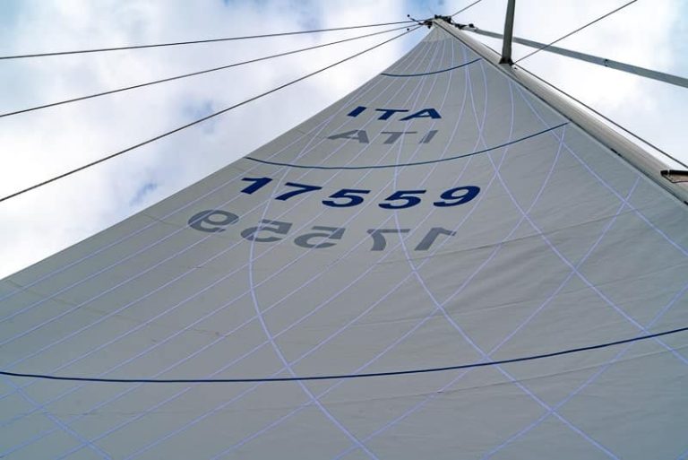 Hi-Tech Dacron sails. World Premiere Test