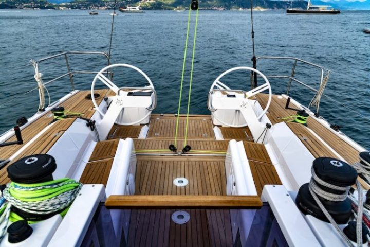 Elan E5 on test. Speed and precision | Yachting News