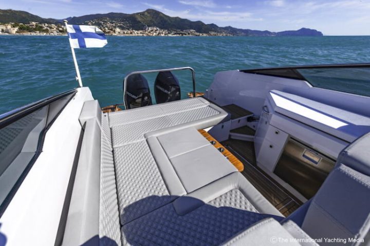 Flipper 900 DC: a refined day cruiser with a sporty look | Yachting News