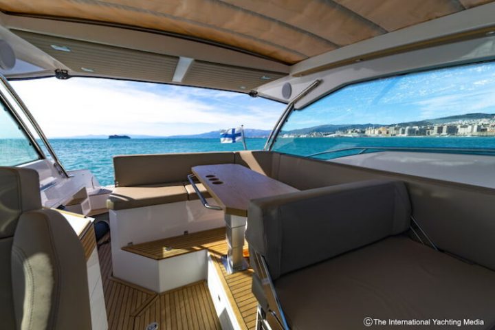 Flipper 900 ST: a small cabin cruiser with extraordinary qualities ...