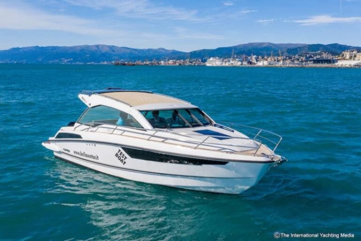 Flipper 900 ST: a small cabin cruiser with extraordinary qualities ...