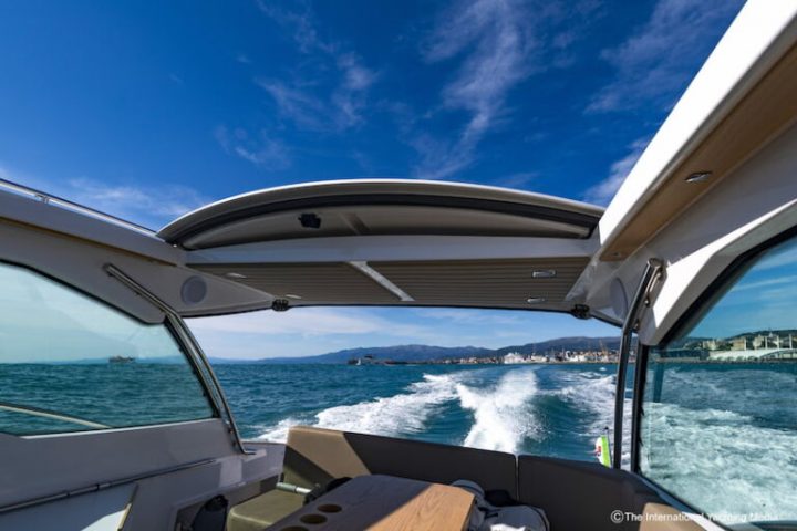 Flipper 900 ST: a small cabin cruiser with extraordinary qualities ...