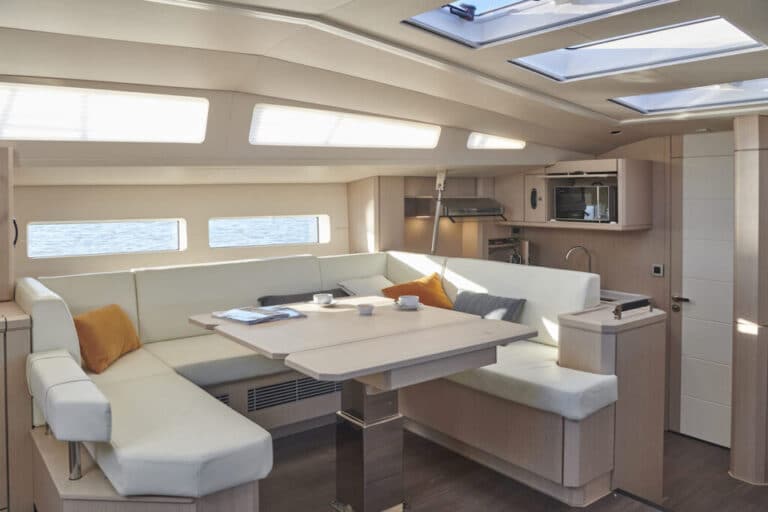 Jeanneau Yachts 60: harmony and design | Yachting News