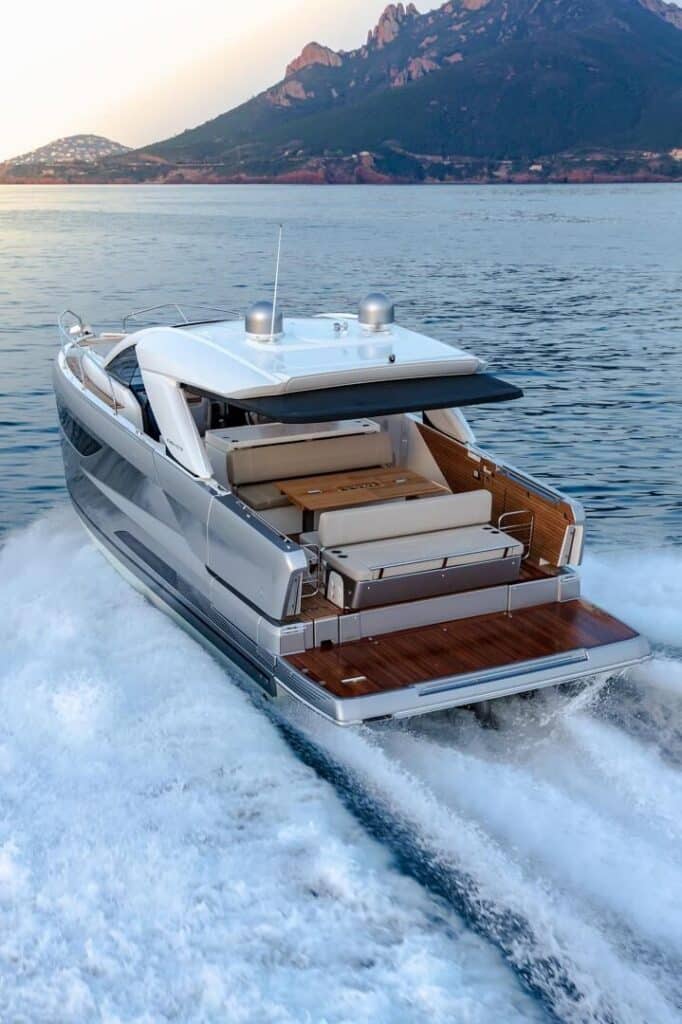 Jeanneau DB/43, a first-class day boat | Yachting News
