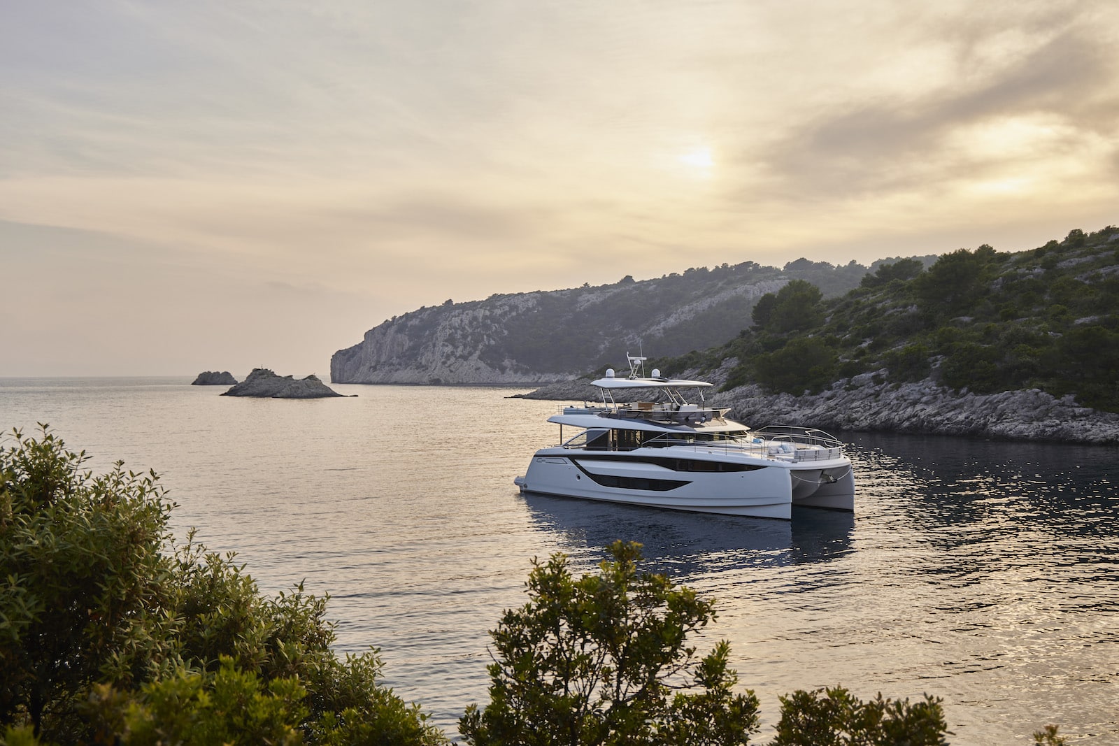 Prestige M8: reinventing the motor catamaran | Yachting News