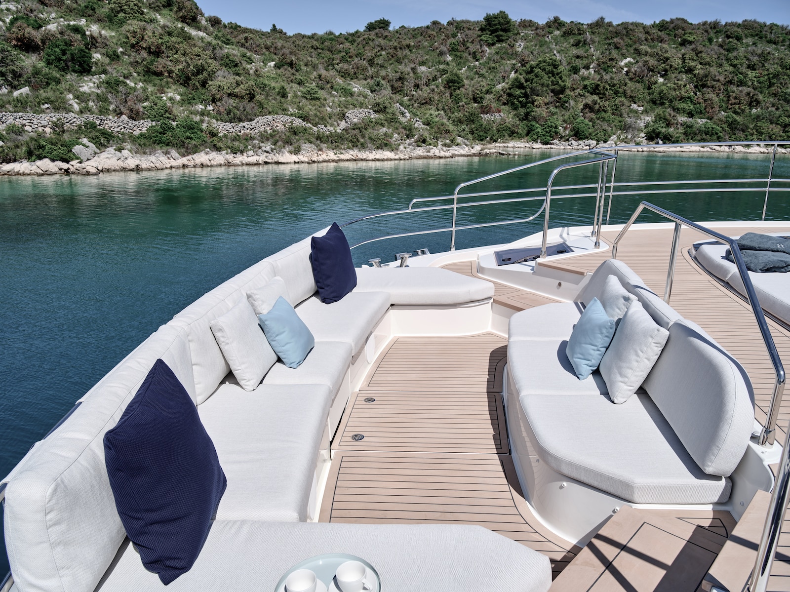 Prestige M8: reinventing the motor catamaran | Yachting News