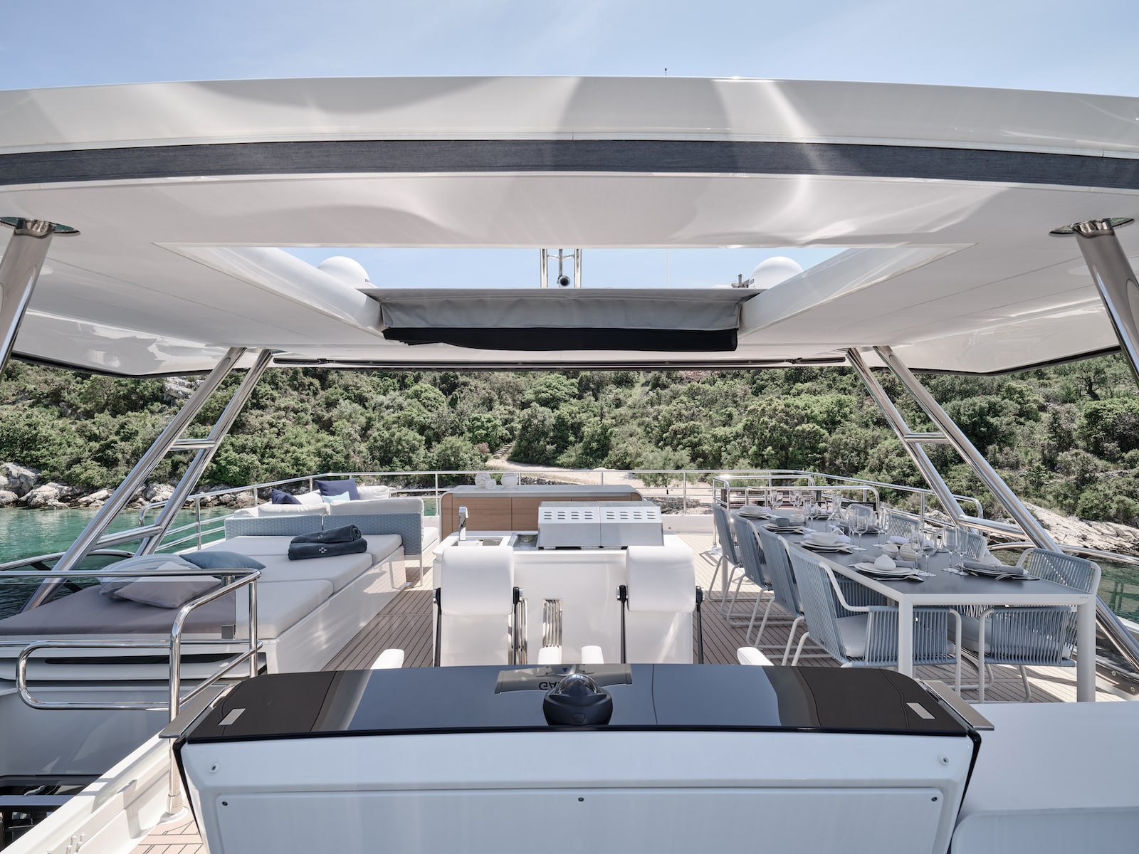 Prestige M8: reinventing the motor catamaran | Yachting News