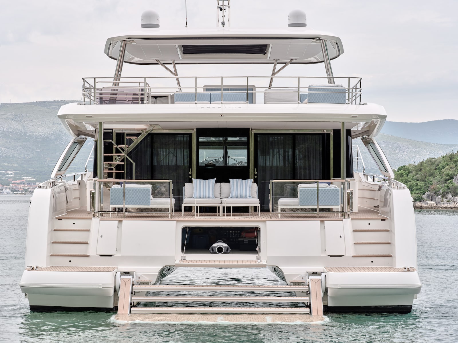 Prestige M8: reinventing the motor catamaran | Yachting News