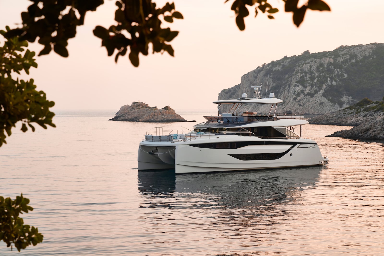 Prestige M8: reinventing the motor catamaran | Yachting News
