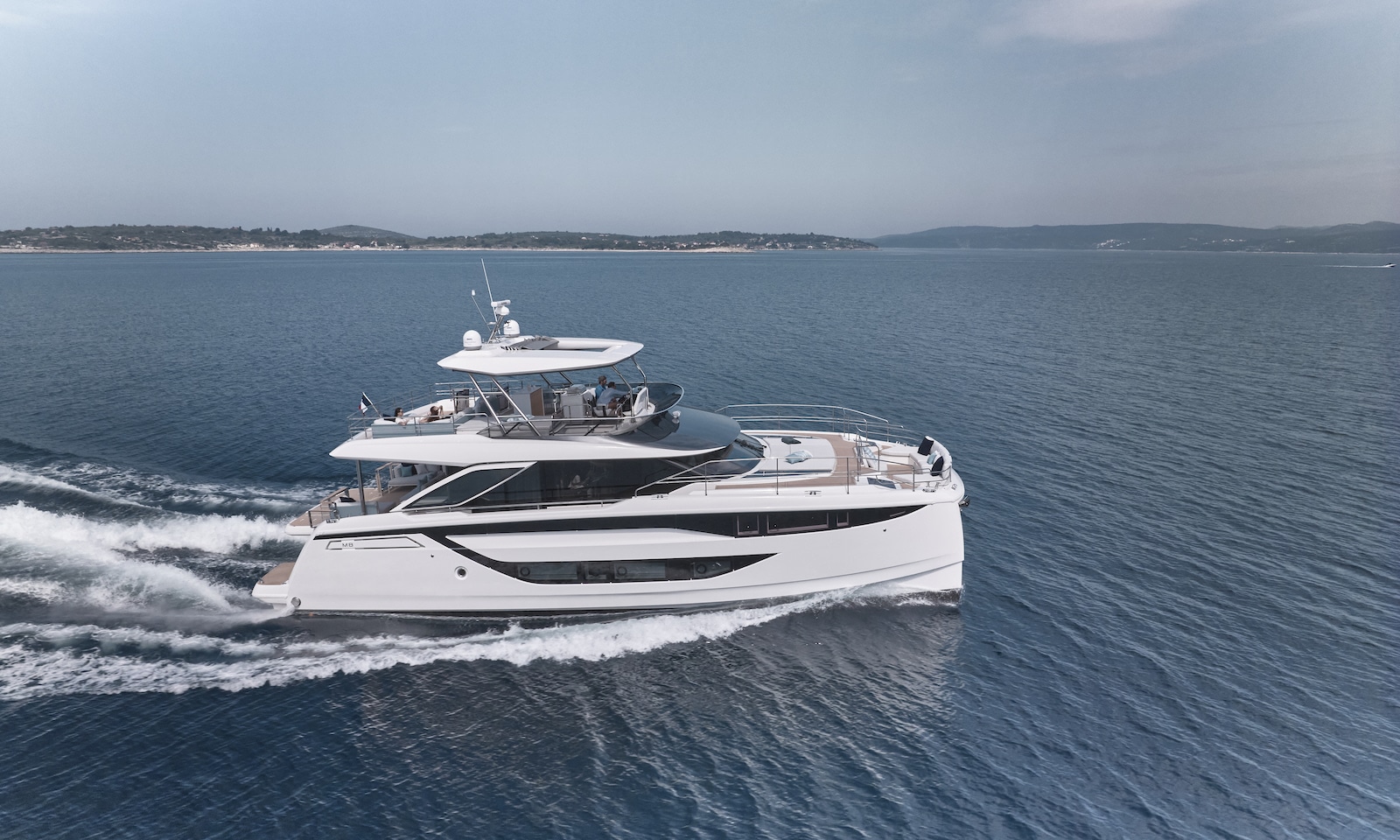 Prestige M8: reinventing the motor catamaran | Yachting News